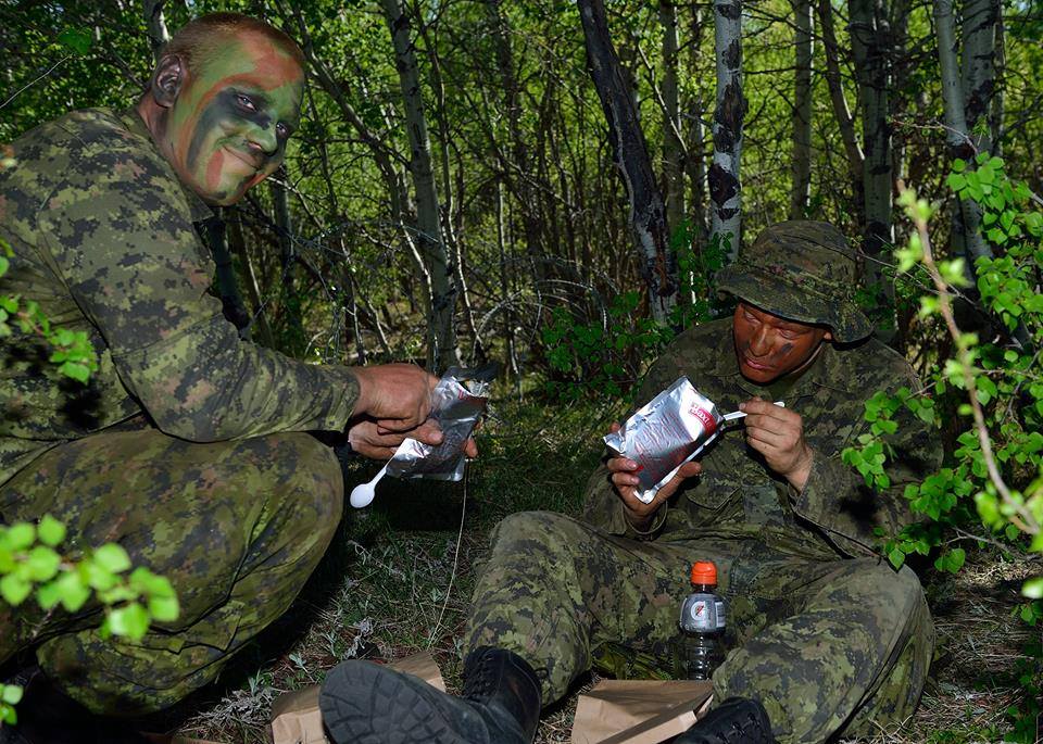 Airborne Forces: #Army101 – Canadian Combat Rations - Rations de combat ...