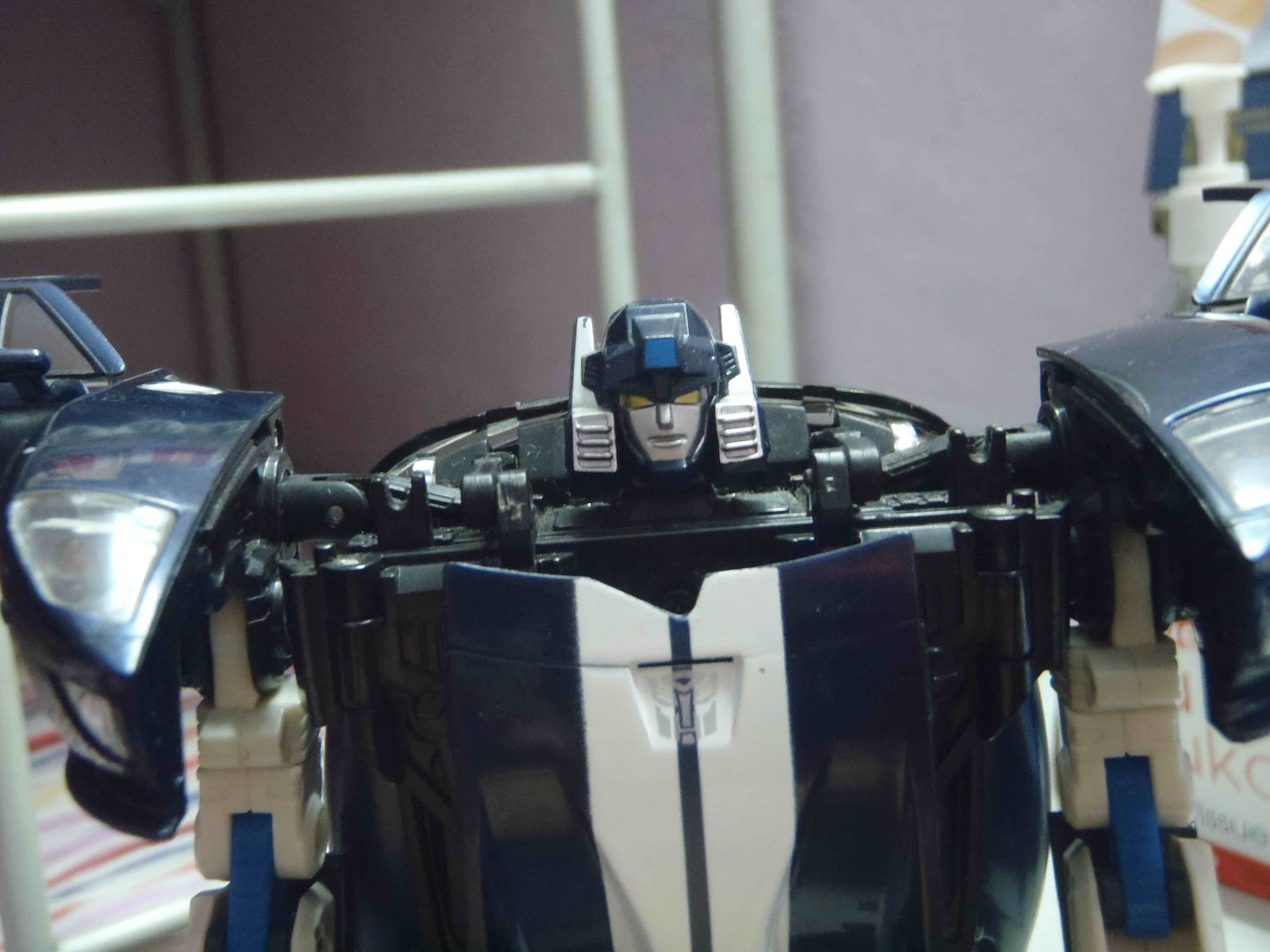 New Planet Cybertron: Transformers Review –Mirage (Alternators)