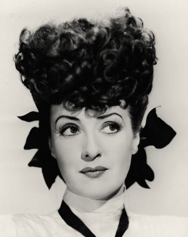 Classic Striptease Superstar: 40 Glamorous Photos of Gypsy Rose Lee in ...