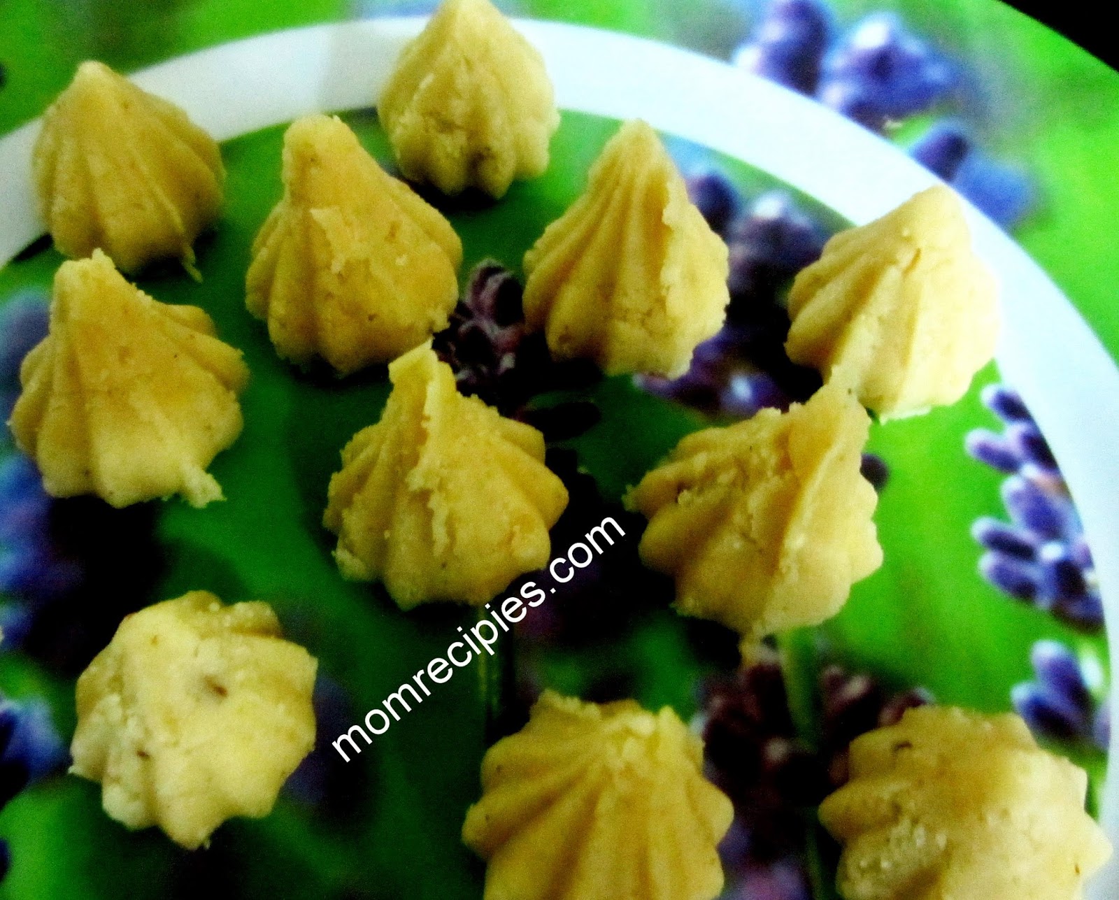 Mom's Recipies: Mawa modak recipe | Khoya modak recipe | Pedha Modak