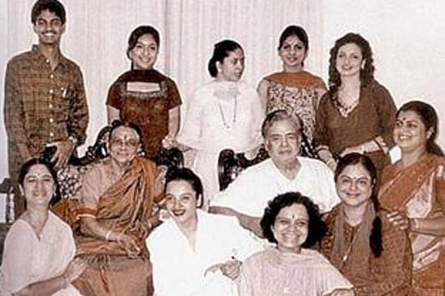 The Timeless Beauty "Rekha" Turns 58 Today