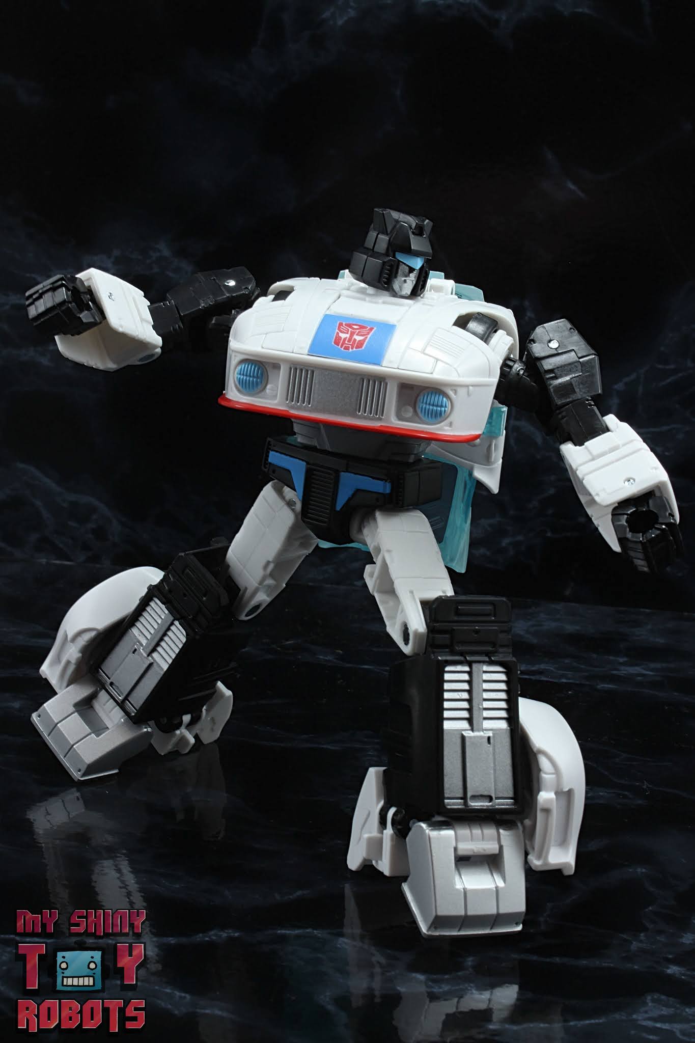 My Shiny Toy Robots: Toybox REVIEW: Transformers Studio Series 86 Jazz