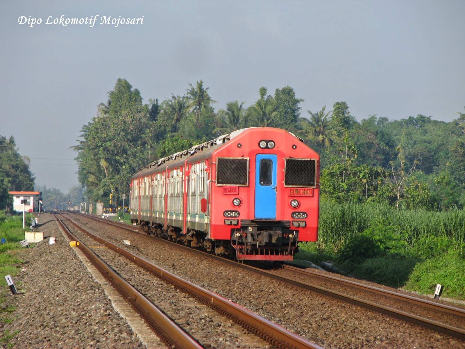 Kereta Api Indonesia: Sejarah Perkembangan Kereta Rel Disel Elektrik ...