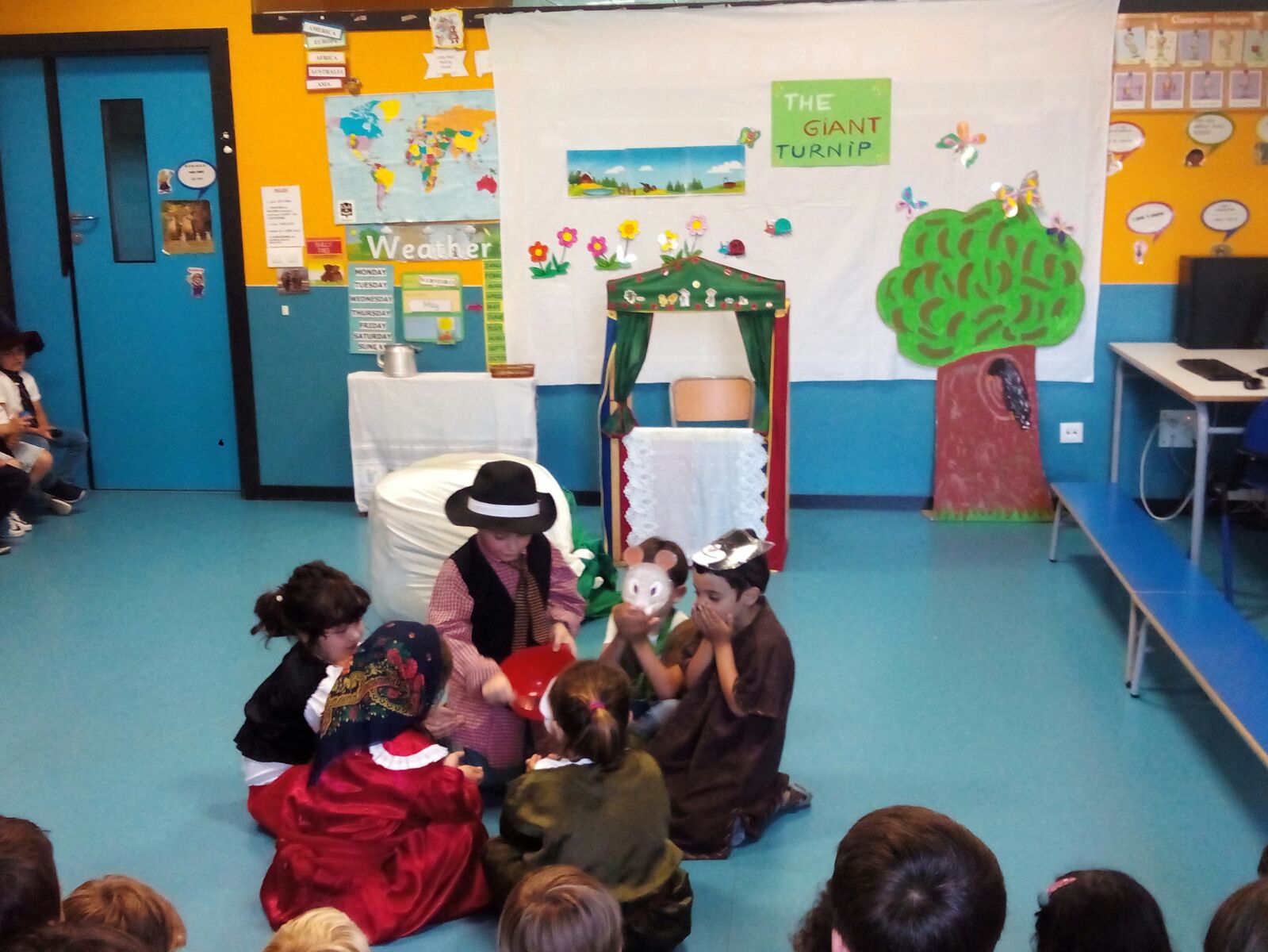 Zaldupe English Blog: "THE GIANT TURNIP" : SCHOOL PLAY , HH5 (NEREA´S KIDS)