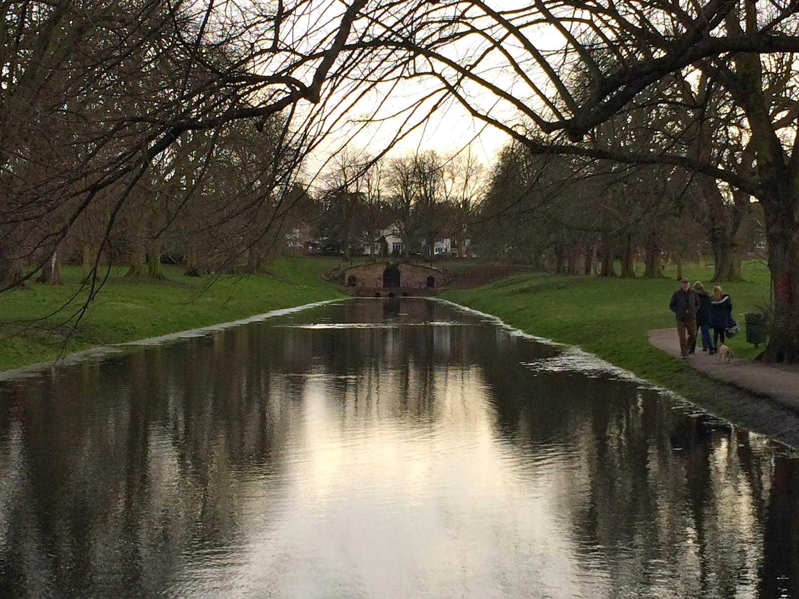 Gullible's Travels: Carshalton Grotto - Source of the Wandle