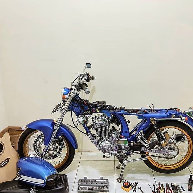 20 Gambar HD Modifikasi CB 100 Warna Biru Terbaru 2020