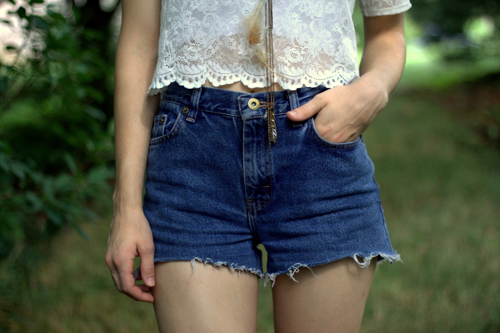 Colleeflower: DIY: High-Waisted Jean Shorts