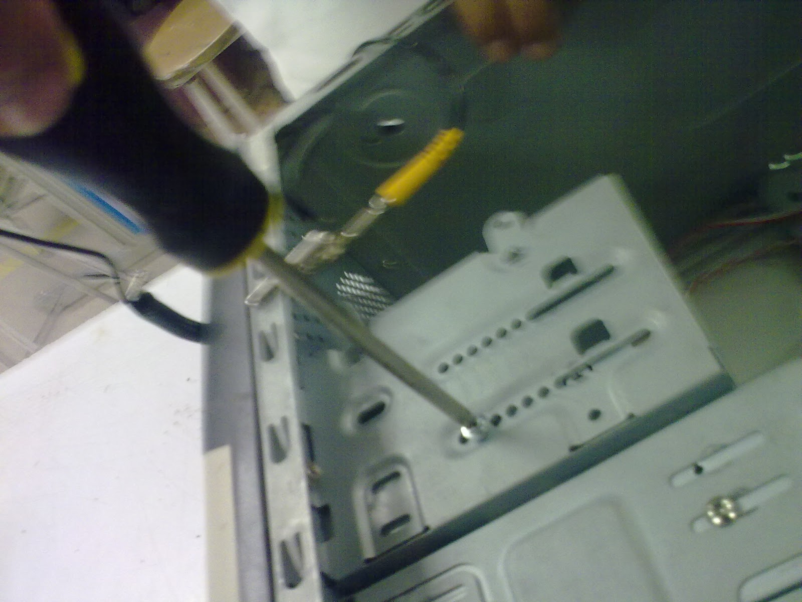 Ensamble y Mantenimiento: pasos para desarmar una computadora