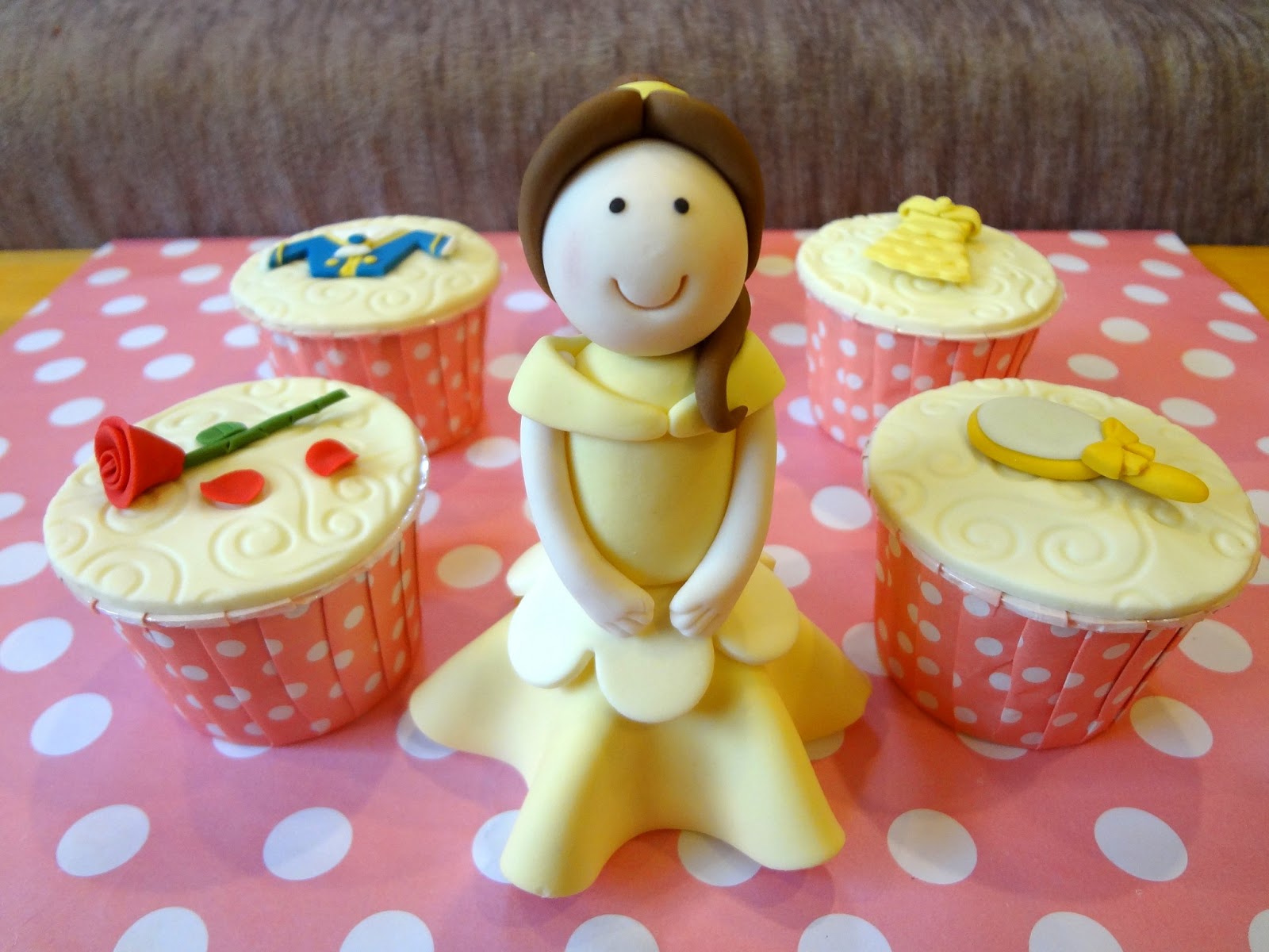 she loves cookie...: happy birthday princess larissa!