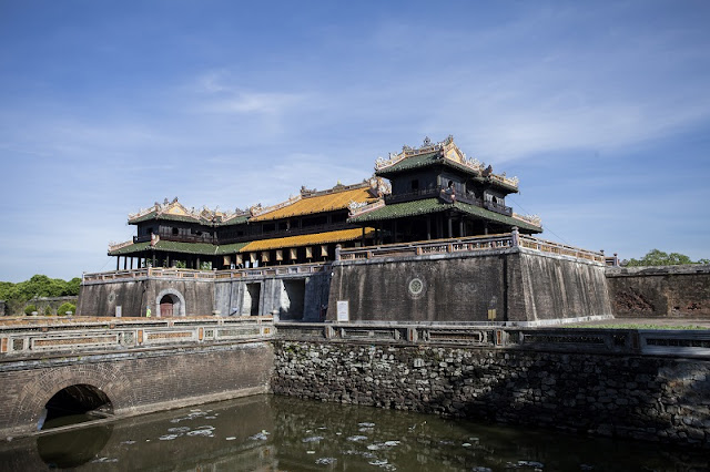 The leisurely sightseeing experience in Hue with Cyclo tour