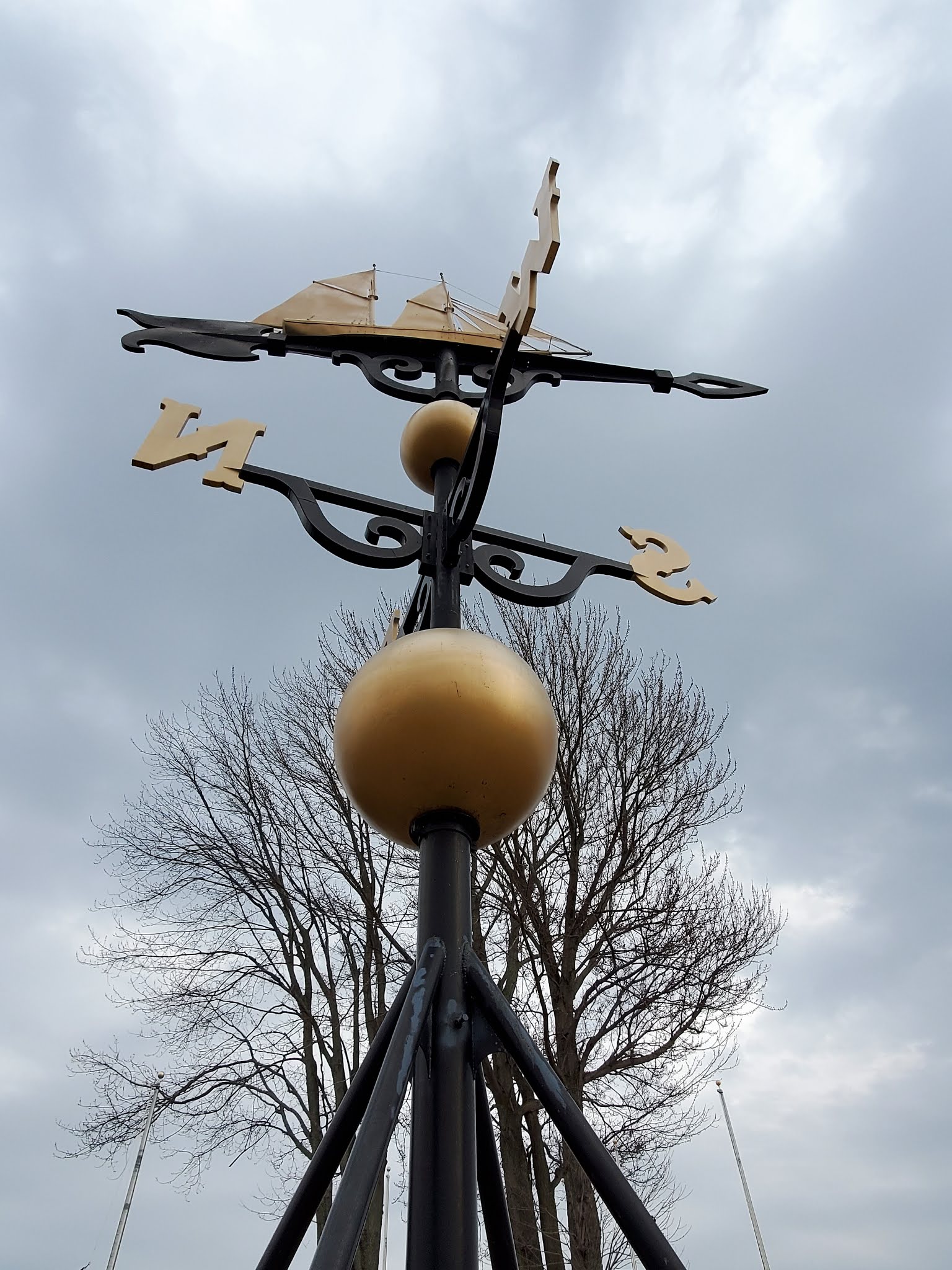 Miscellaneous Musings: "World's Largest Weathervane" ~ 4560 Dowling St ...