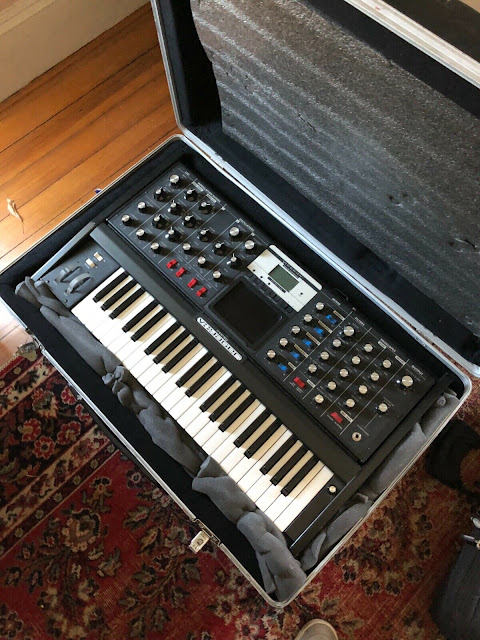 MATRIXSYNTH: Moog Minimoog Voyager Electric Blue Keyboard Synthesizer ...