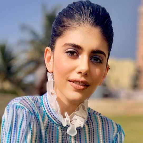 Sanjana Sanghi Wiki, Biography, Age, Boyfriend, Image, Facts and More