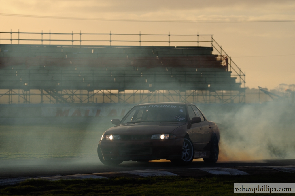 Cars, Cameras & Chronic Illness: Drifting Photo of the Day: Nissan R32 ...