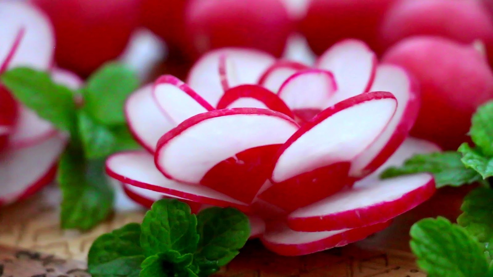 ItalyPaul - Art In Fruit & Vegetable Carving Lessons: Radish Rose ...