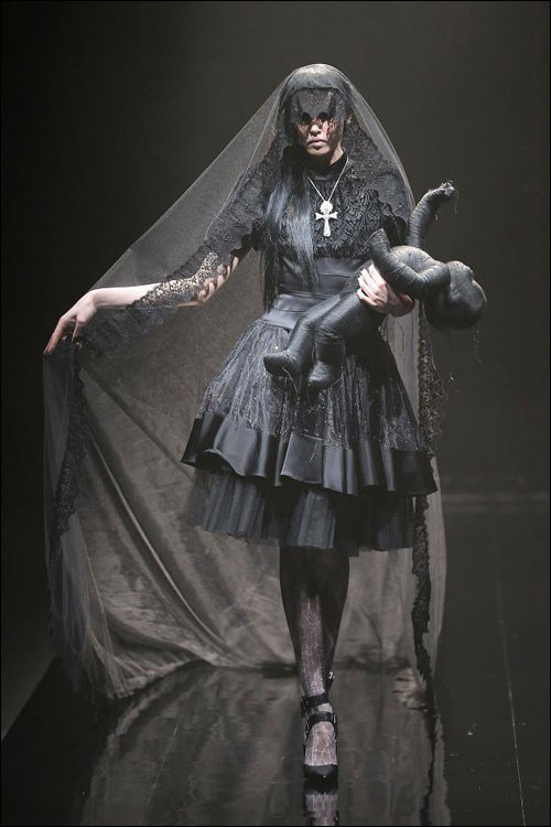 Alice Auaa Fall/Winter 2013-14