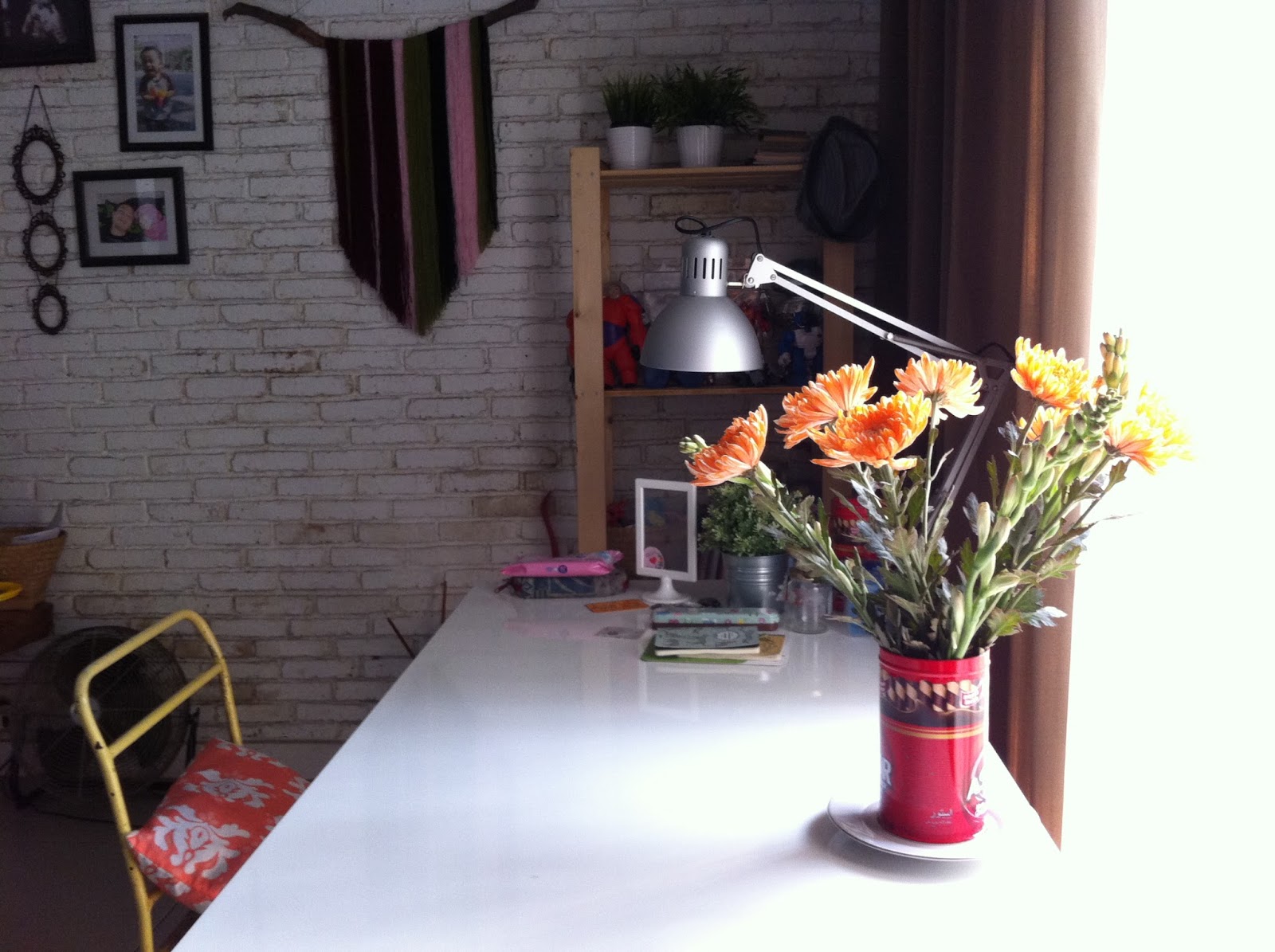 rumahduapohon: bunga di meja kerja