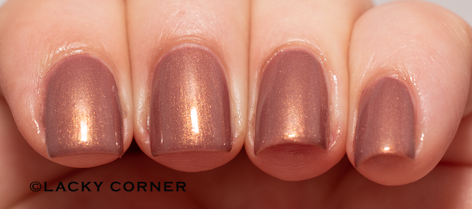 Lacky Corner: Essie - Teacup Half Full