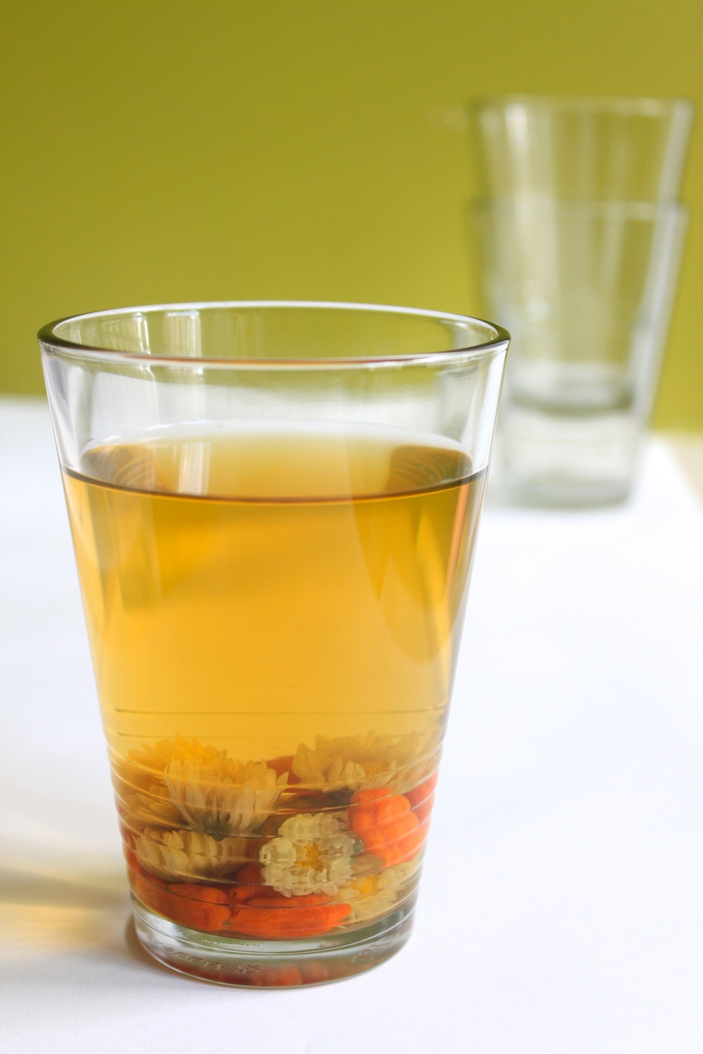 yang janice: Chrysanthemum Tea with Goji Berries