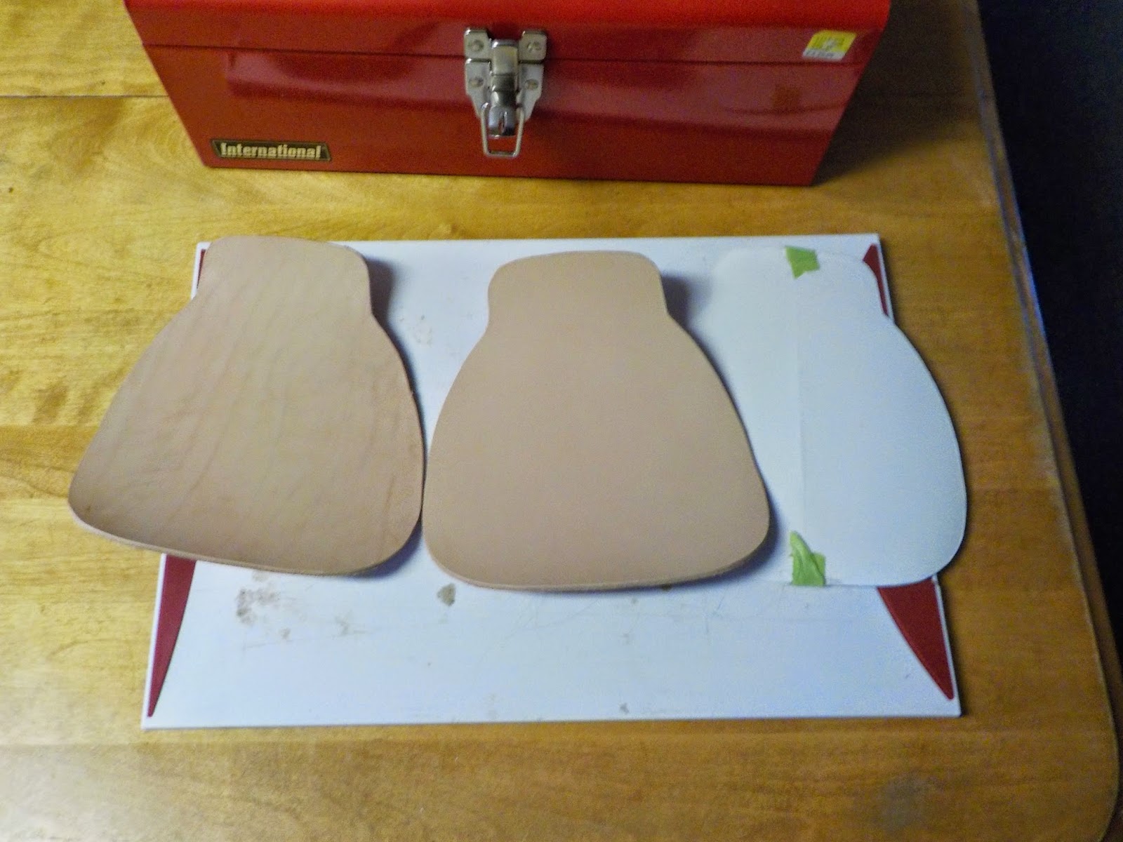 Sparrowhawk Leather: Making a Leather Flacket