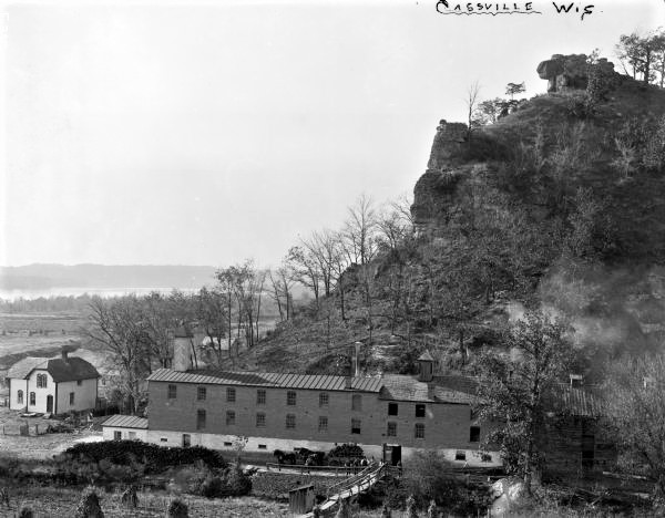 Detritus of Empire: Forgotten Brewery Caves - Cassville Wisconsin