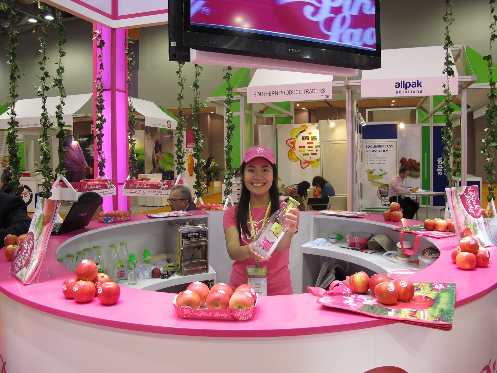 SOPEXA Hong Kong Official Blog: Pink Lady @ Asia Fruit Logistica 2013