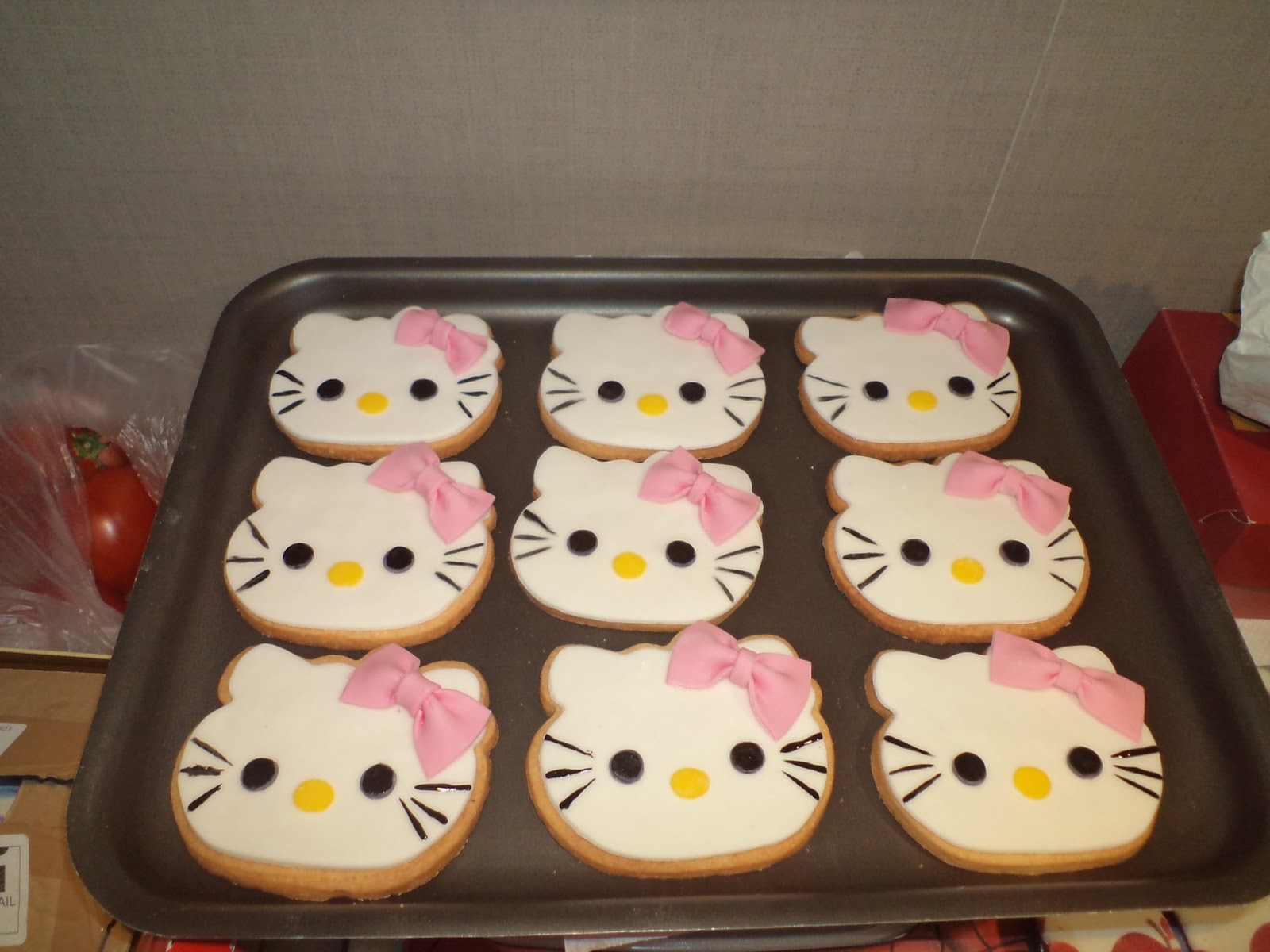 ΤΟ ΠΛΕΧΤΟ ΜΠΙΣΚΟΤΟ: ΚΟΥΚΛΑ HELLO KITTY