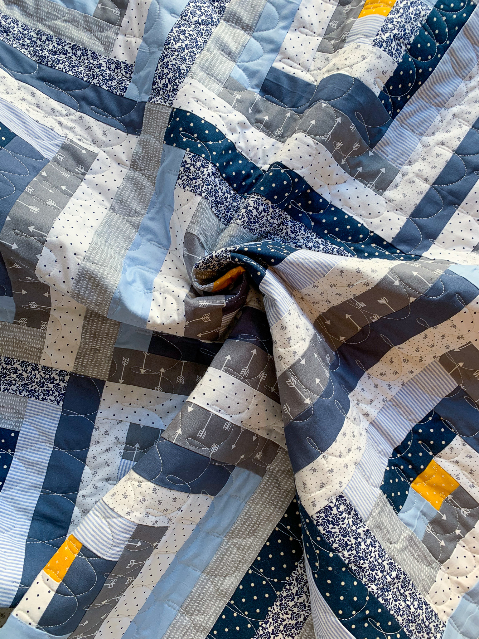 Easy Log Cabin Quilt Pattern & Tutorial