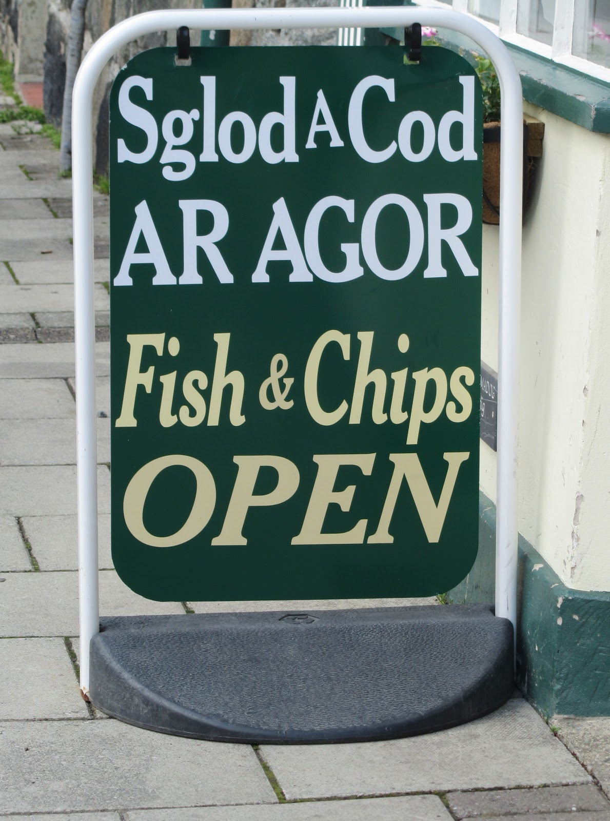 Little Sealed Packages: Dual language signs