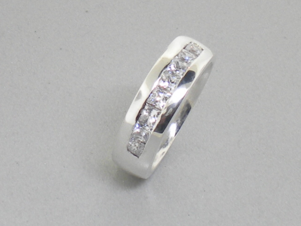 Metalsmith Orfebreria: Channel Stone Setting / Engaste piedras en Canal