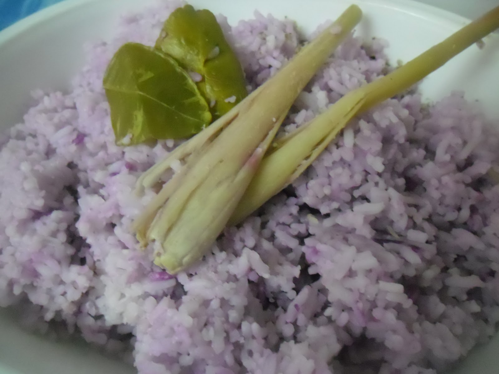 Zalekha Luvs Cooking: Nasi Kerabu Purple...