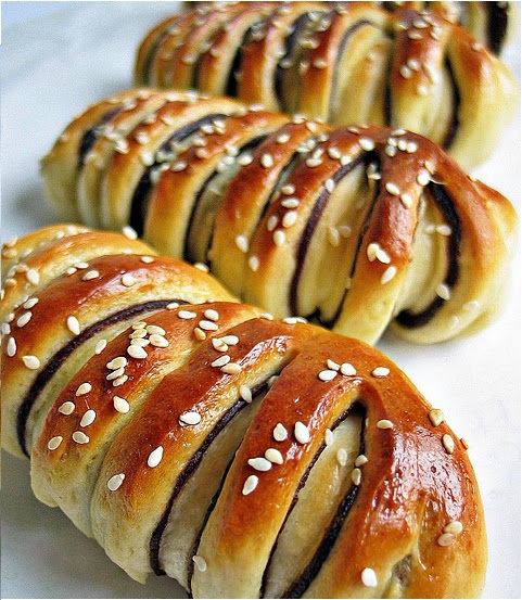 Nur Bes Bakery: Roti Oh Roti