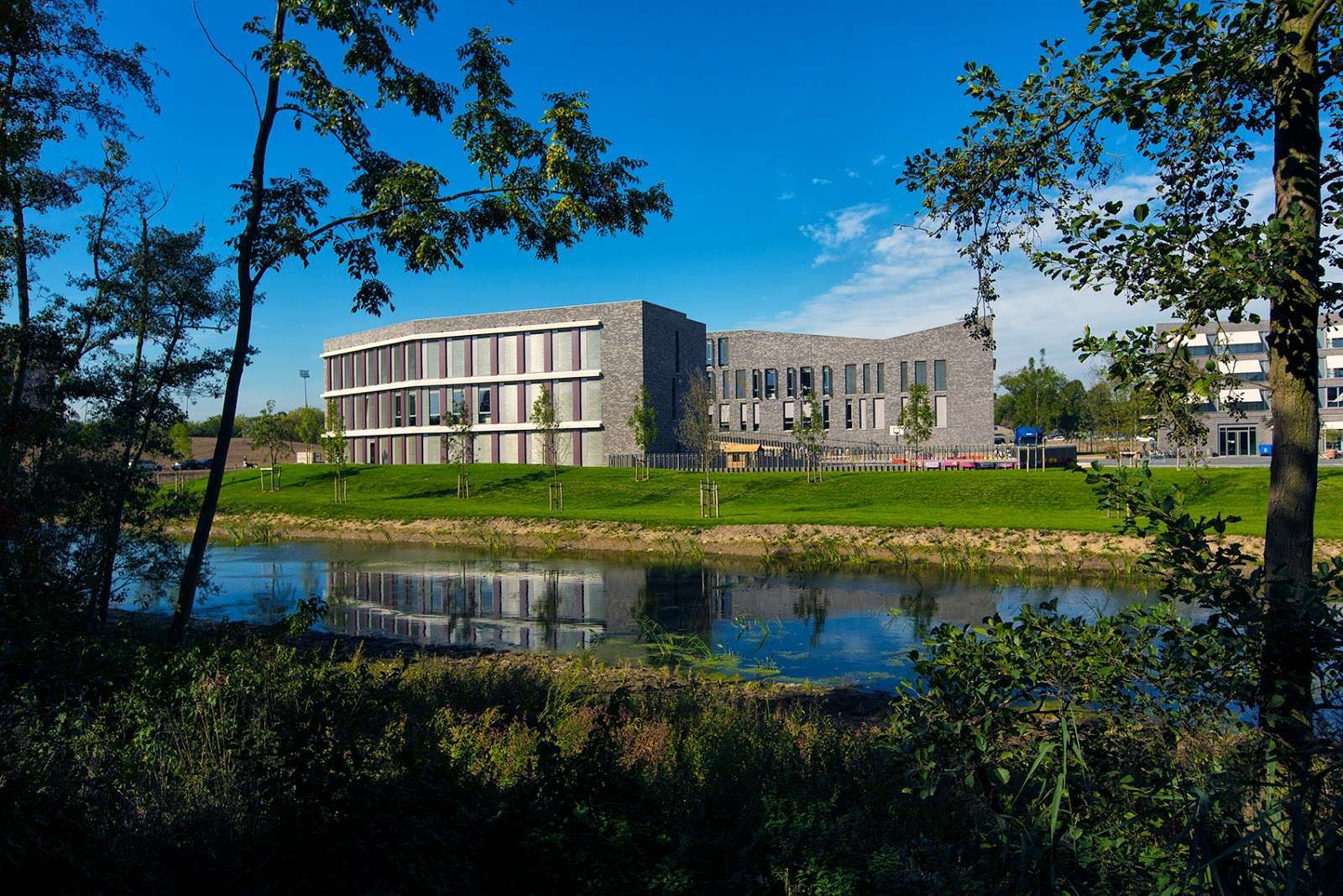 UNITED WORLD COLLEGE ( UWC ) BEASISWA UNTUK SMA/SEDERAJAT