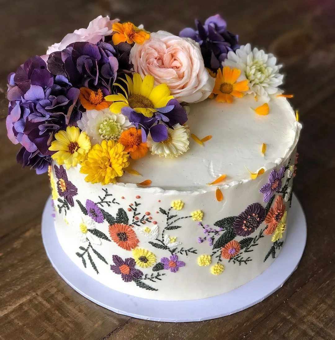 Beautiful floral cake designs by Ohcakes Winnie. | Melody Jacob