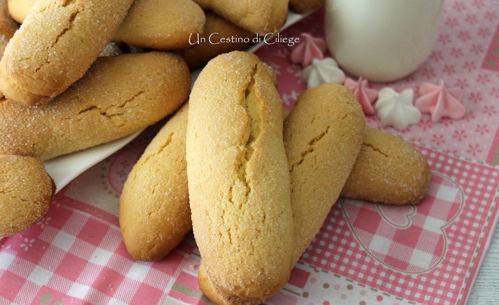 Un cestino di ciliege: Biscottoni