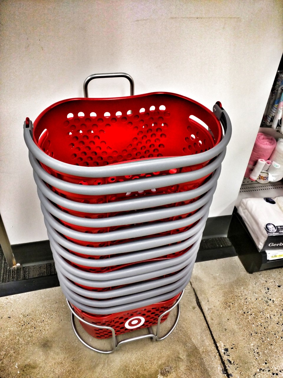 Robert Dyer @ Bethesda Row: Bethesda Target opens early - and you're ...