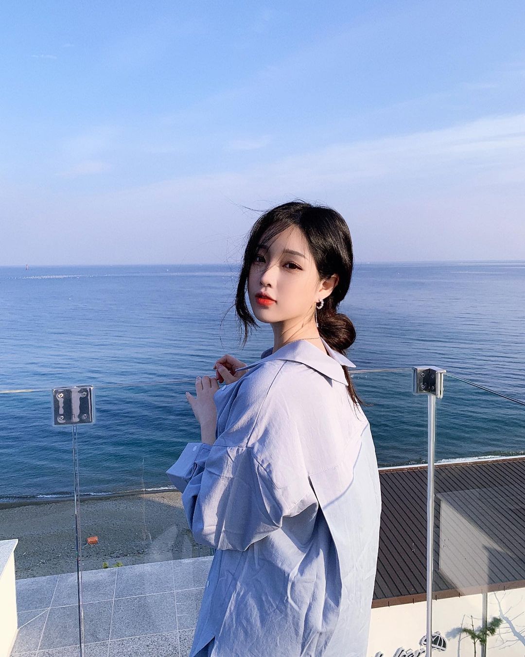 Han Kyung 우한경, - 📖