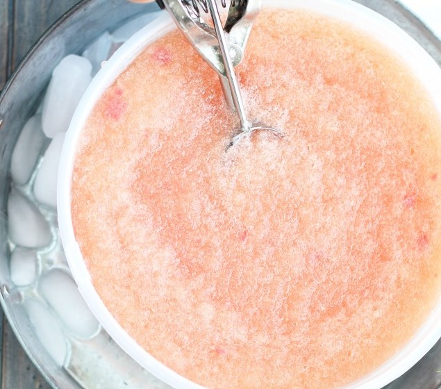 WATERMELON MARGARITA SLUSH BUCKET #drinks #cocktails