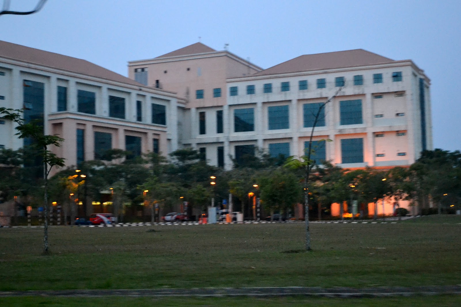 Universiti Tenaga Nasional: FIRST CLASS FACILITIES FOR PROFESSIONALS