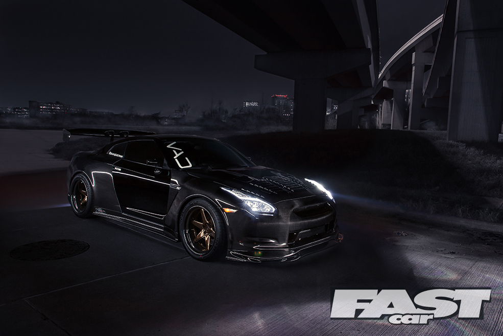 GAS KUSTOMS: Nissan GT-R "Carbonzilla"!!!