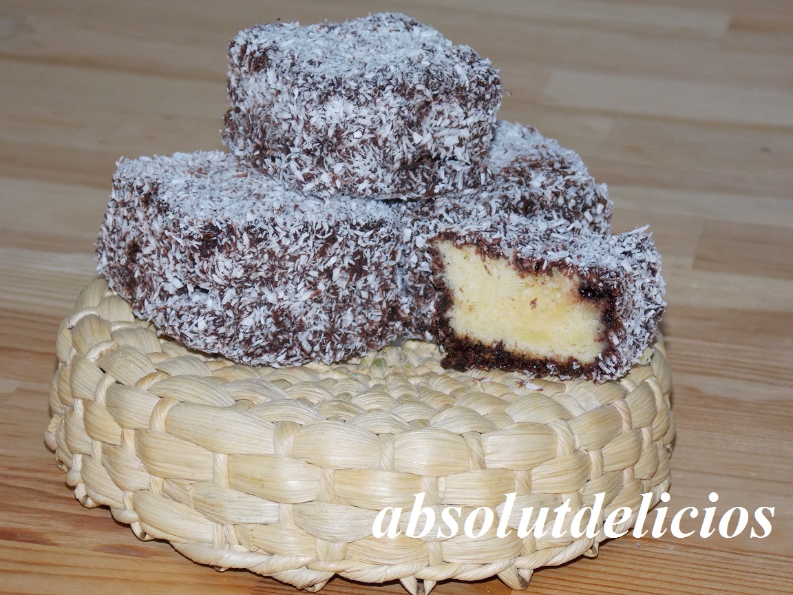 Absolut Delicios: PRAJITURA TAVALITA CU COCOS (LAMINGTON) - RETETA VIDEO
