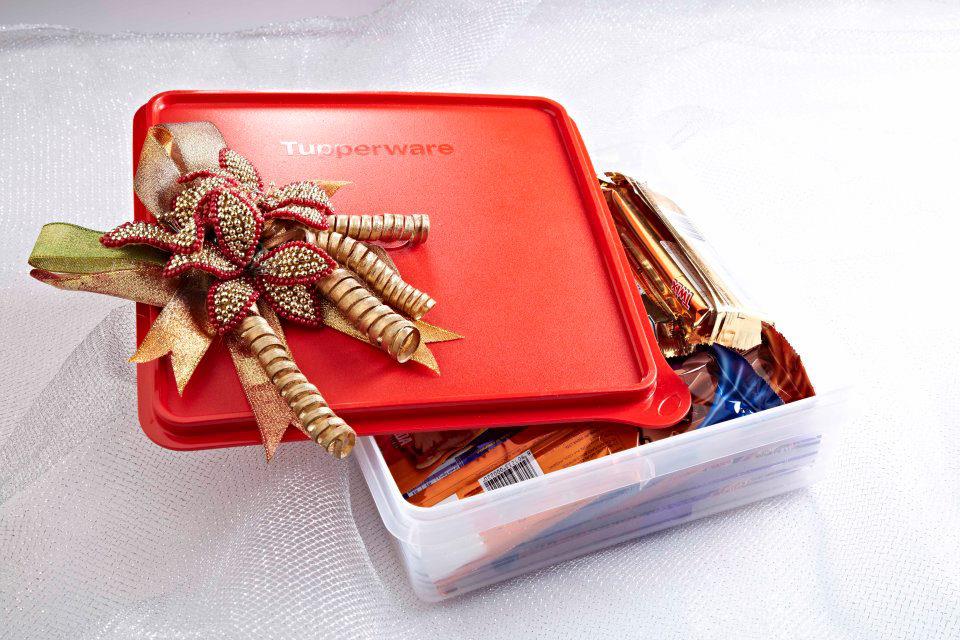 Purple Petal: Tupperware Sweet Keeper (2L square shaped)