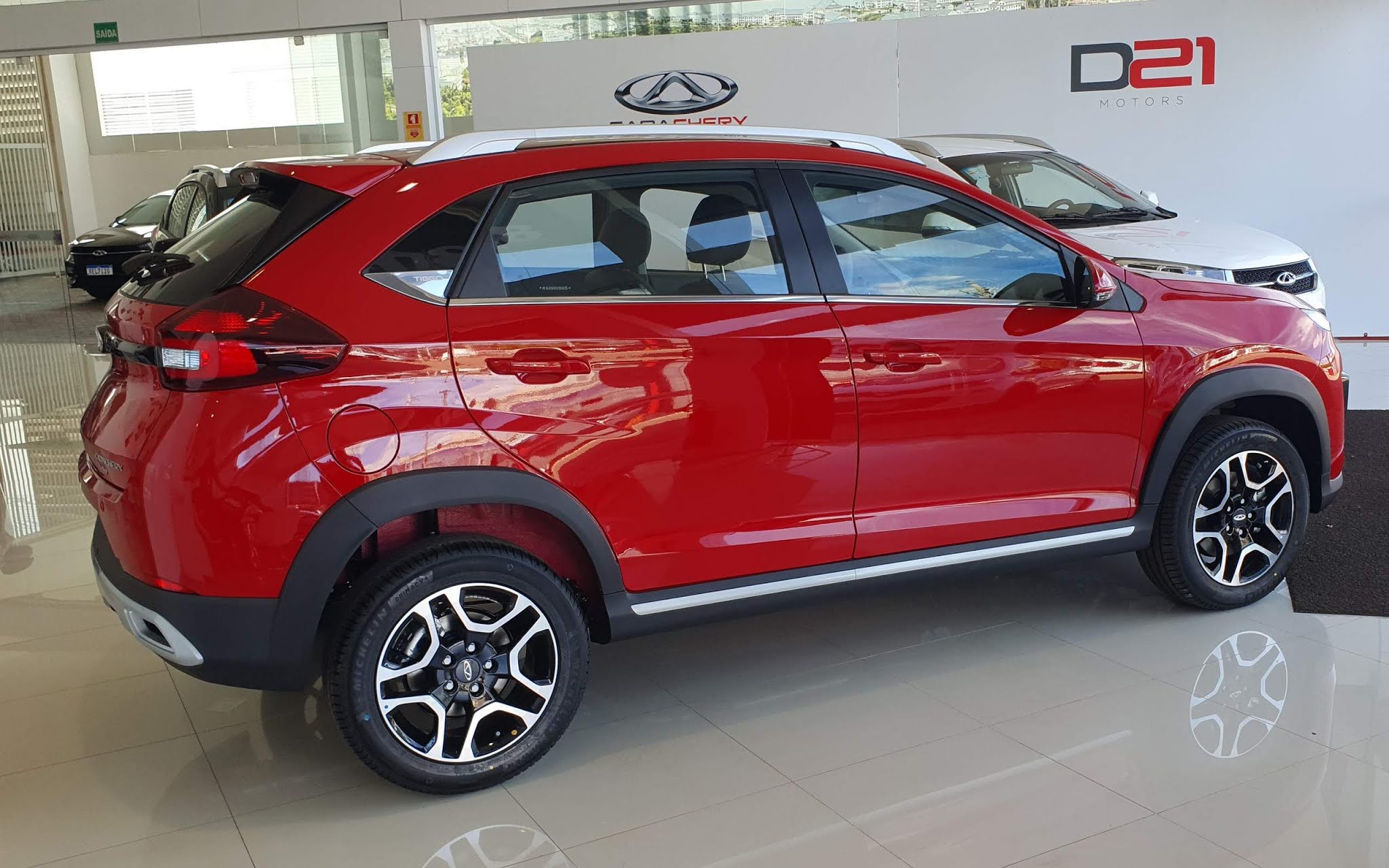 Novo Tiggo 3X Turbo Flex automático já está nas concessionárias - vídeo