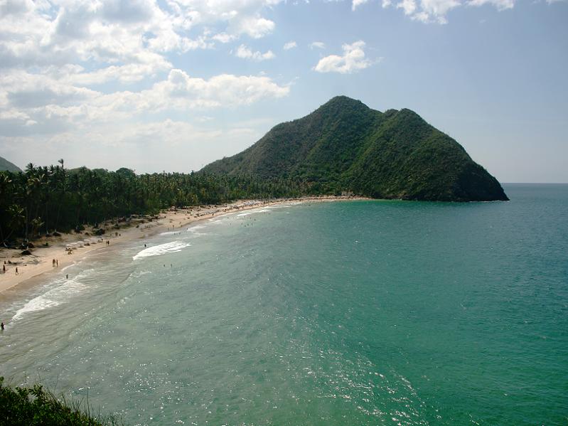 Choroní: Bosques nublados, playas verdeazules, río y tambores