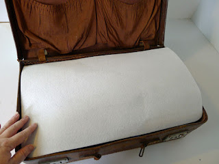 Pieces by Polly: How to Make Newt Scamander's Magical Case