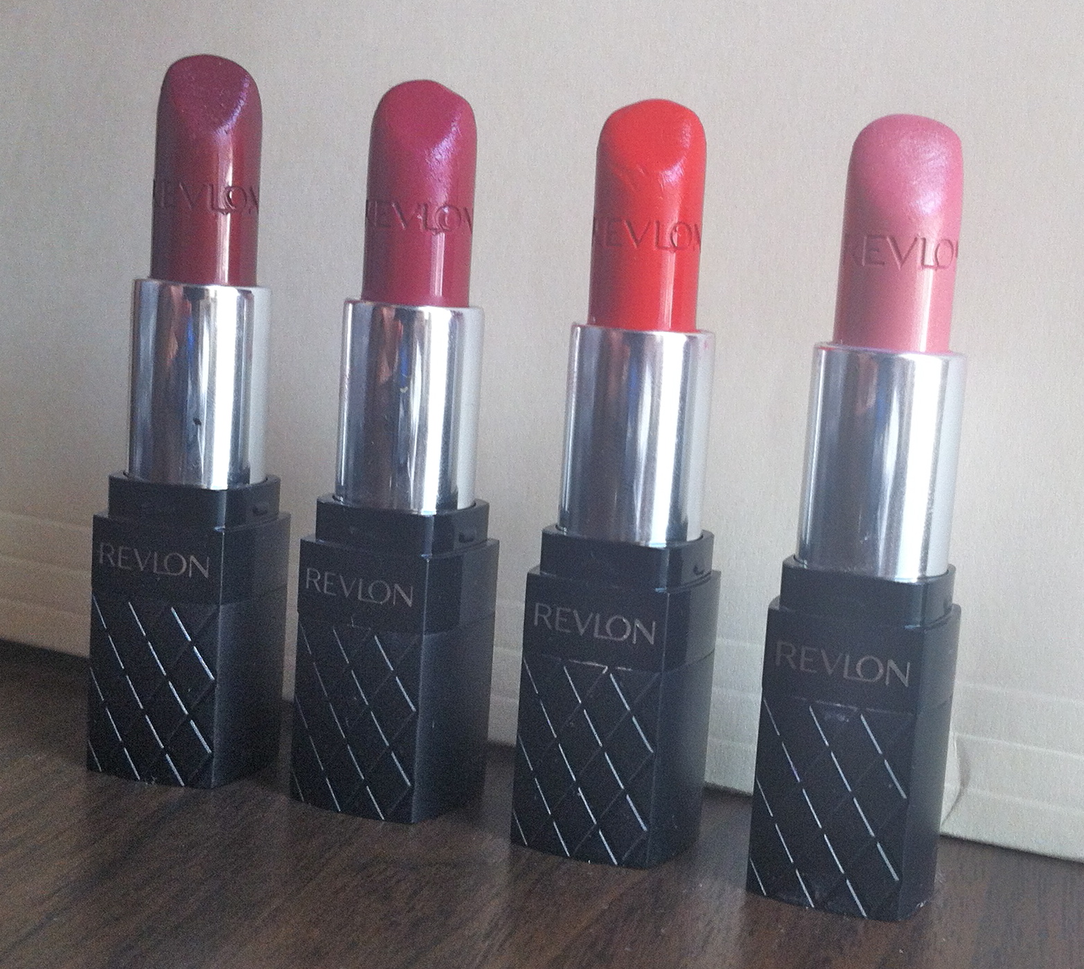 Lipstick Maniac: Revlon Colorburst Lipstick Review & Swatches