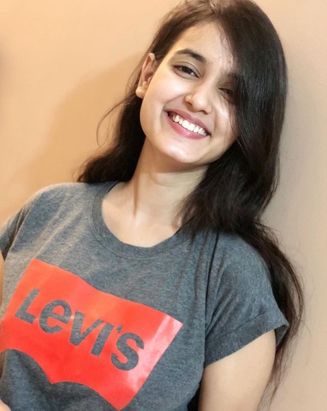 Krati Saini Singer, Krati Saini age, TikTok, height, wiki, biography ...