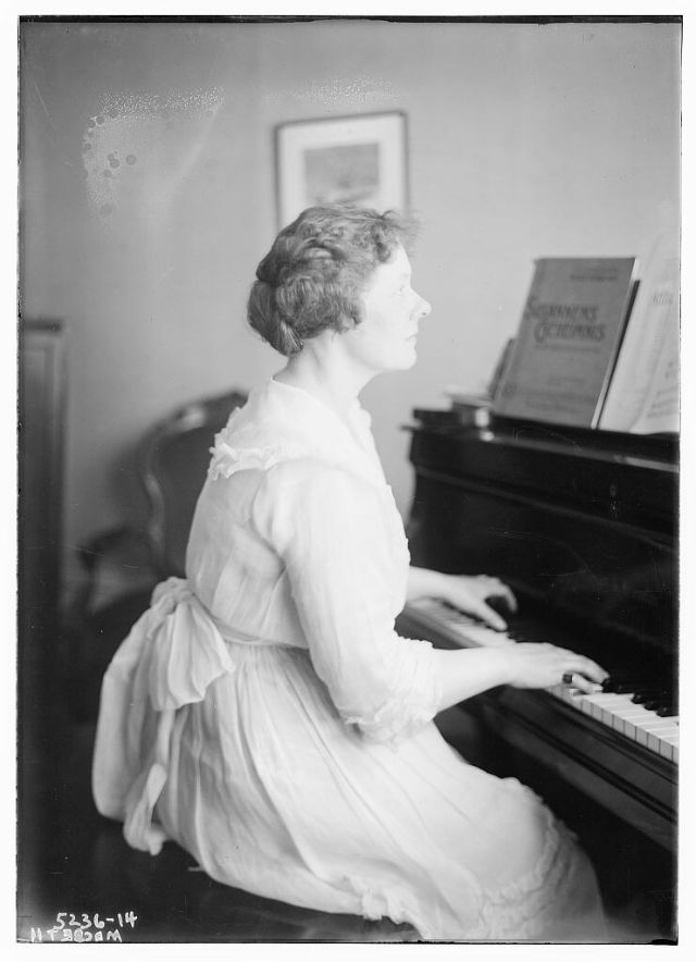 Minnesota’s Nightingale: Intimate Photos of Florence MacBeth at Home in ...