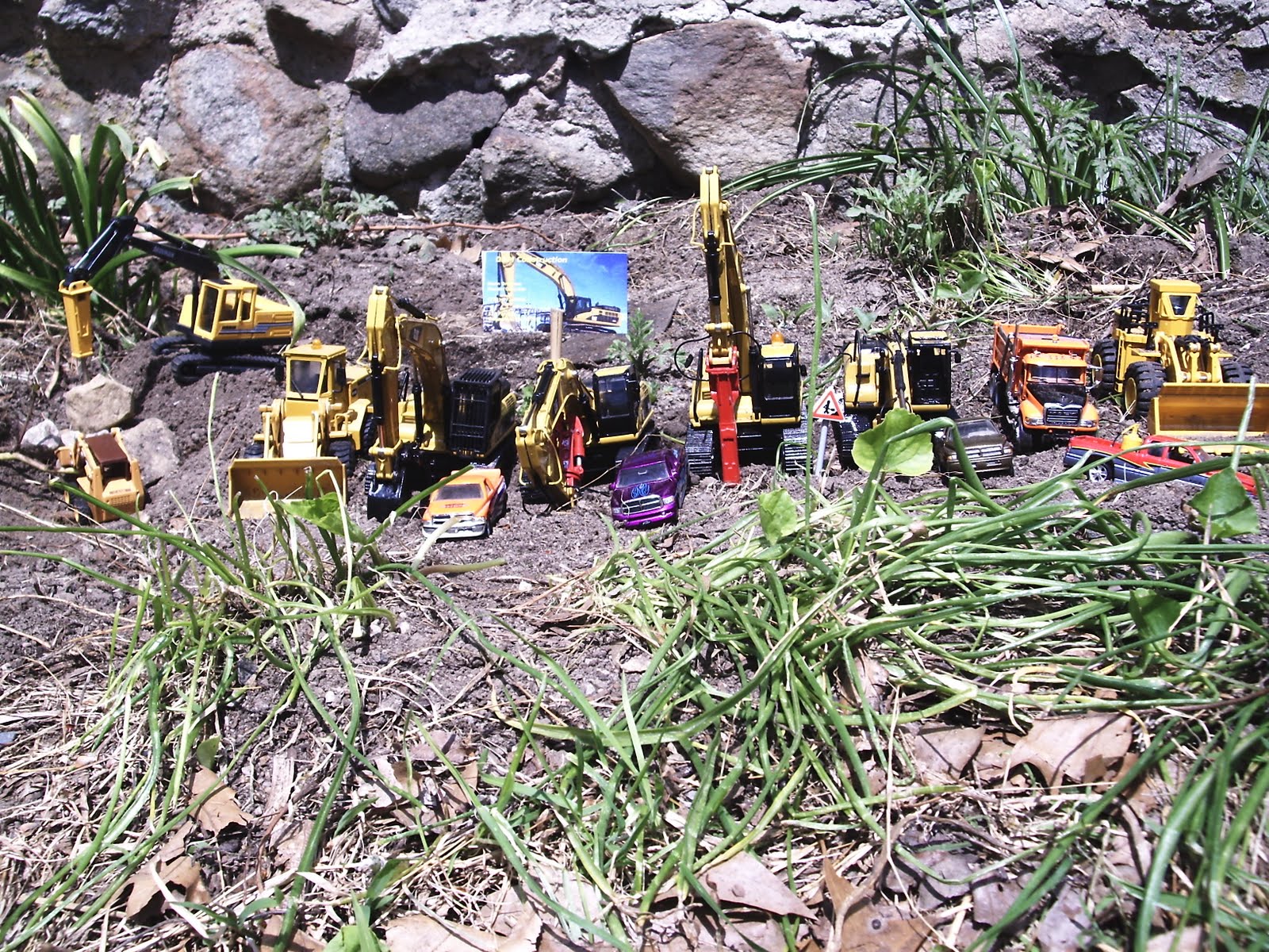 Scale Models: Dio of D&M Construction pit