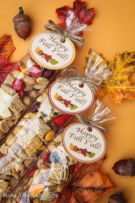 Fall Trail Mix Goodie Bags | DIY Thanksgiving